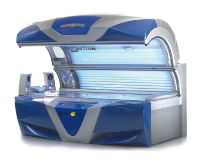 Duftende Abkühlung durch feinen Wassersprühnebel im Gesichts- und ...